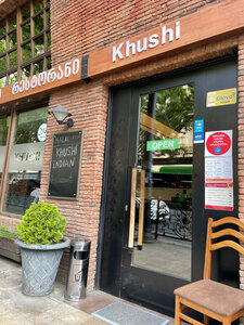 Khushi (Merab Kostavas Street No:50, Tbilisi), restoran  Tiflis'ten