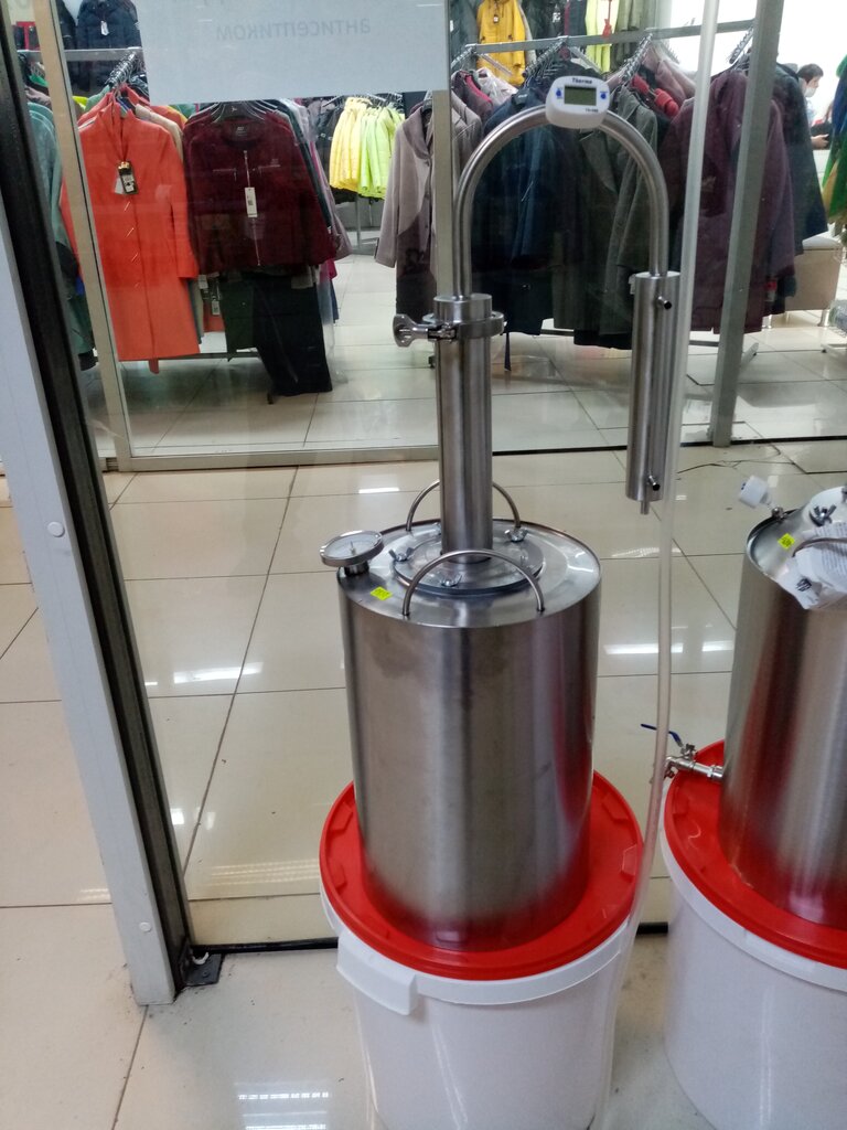 Ev yapımı içki ekipmanları Diadyshka sem, Gorno‑Altaysk, foto