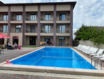Dinastiya (Молодёжная улица No:24, посёлок городского типа Заозёрное), otel  Kırım Cumhuriyeti'nden