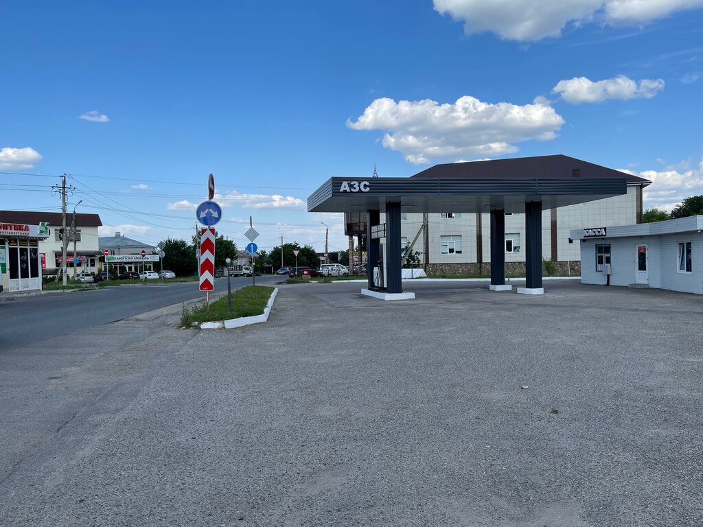 Benzin istasyonu Пятигорские нефтепродукты, Stavropolski krayı, foto