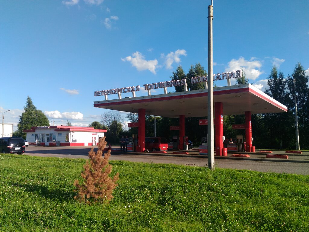 Benzin istasyonu Peterburgskaya toplivnaya kompaniya, Kolpino, foto