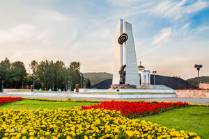 Погибшим шахтёрам (Kemerovo — Kuzbass Region, Mezhdurechensk, Gorodskoy park), anıt, heykel  Mejdureçensk'ten