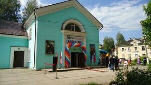 Октябрь (ulitsa Mayora Zharinova No:1, gorodskoy posyolok Mga), sinemalar  Saint‑Petersburg ve Leningradskaya oblastından