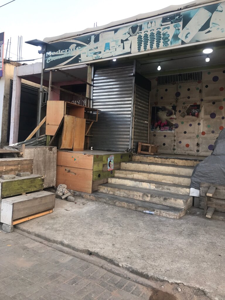 Kozmetik ve parfümeri mağazaları Moderate cosmetics, Dünya, foto