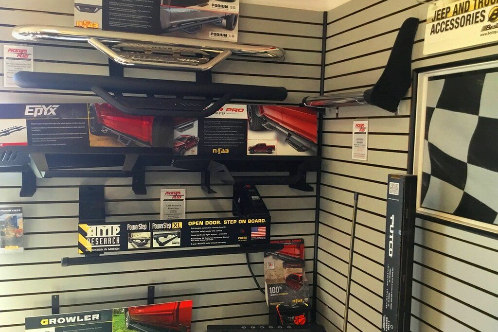 Kamyon ve ağır vasıta satış ve servis firmaları Pickups Plus, Springfield, foto
