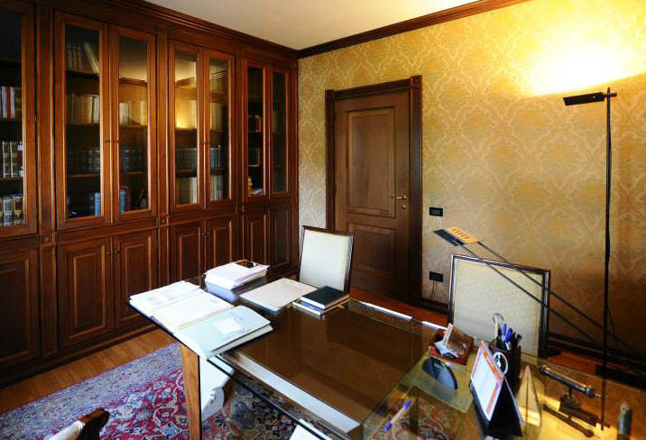 Avukatlar Studio Avvocati Gaiani - Bianchi, Lombardiya, foto