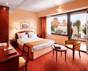 Splendid Hotel & SPA Nice (Boulevard Victor Hugo No:50, Nice), otel  Nice'den