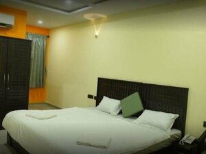 Maya Residency (State of Tamil Nadu, Marandahalli to Dharmapuri road), otel  Tamil Nadu'dan