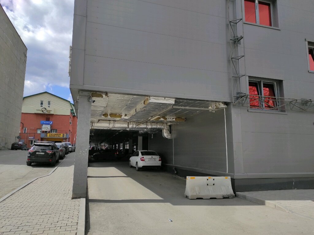 Otoparklar Parking lot, Yekaterinburg, foto