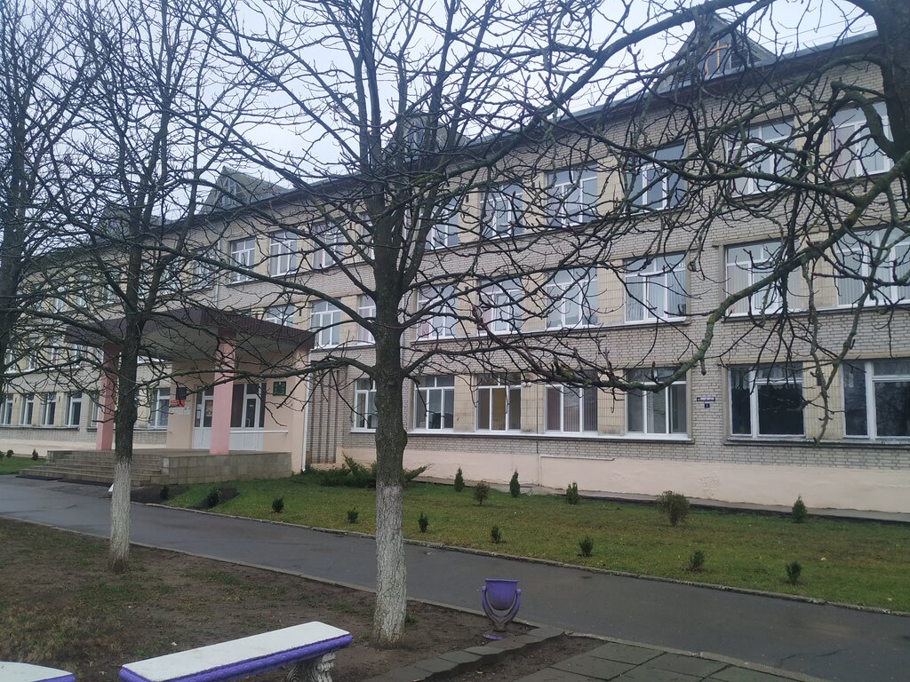 Ortaokul Srednyaya shkola № 3 im G. L. Sechko, Lyuban, foto