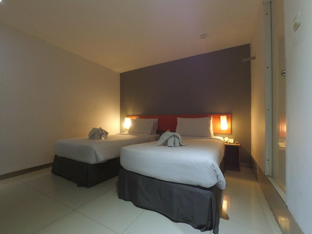 Otel CityOne Xpress Semarang, Semarang, foto
