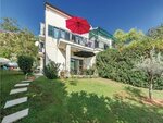Quaint Holiday Home in Pula With Terrace (Istria County, Pula), kısa süreli konaklama  Pula'dan