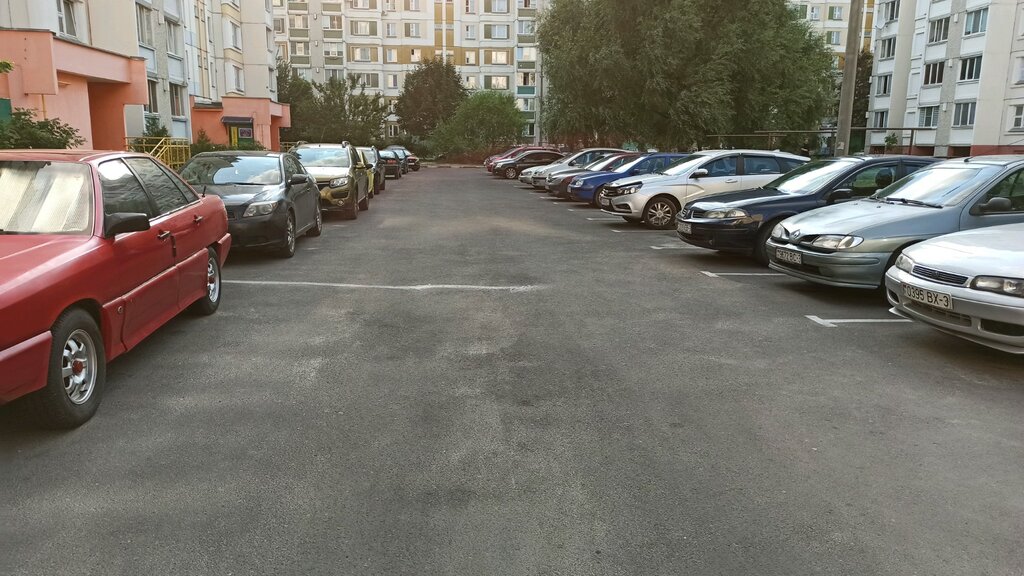 Otoparklar Автомобильная парковка, Gomel, foto
