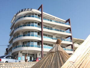 Kalamper (Bar Municipality, gorod Bar), otel  Bar'dan