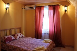 Relax Hotel (Beregovaya ulitsa No:63, Arkhipo-Osipovka Village), otel  Krasnodarski krayından