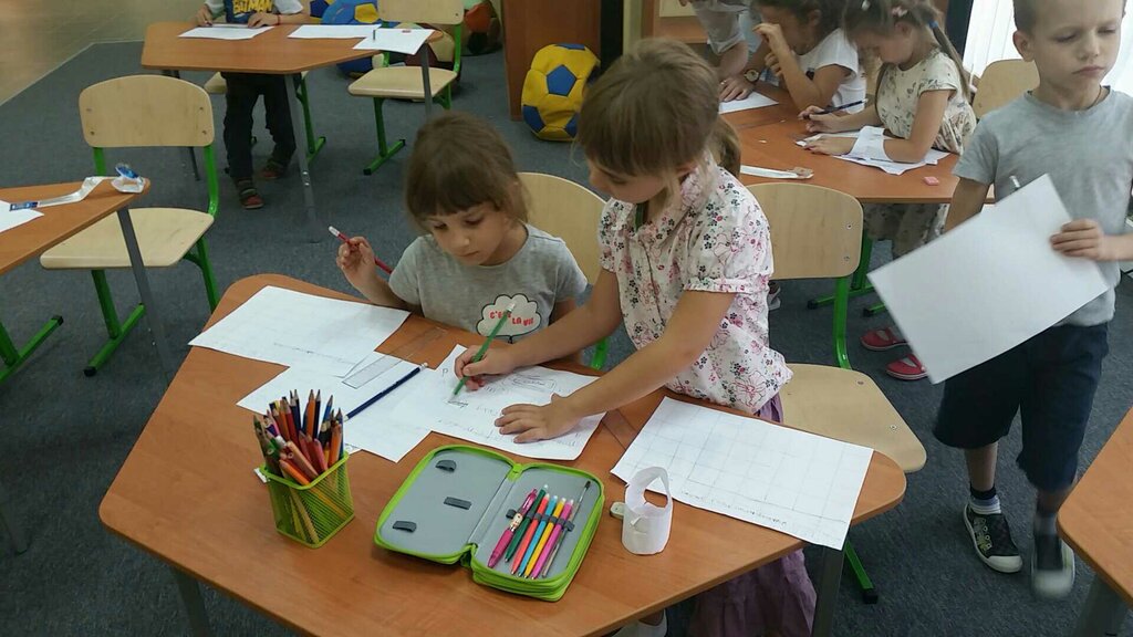 Özel okul Activeschool, Irpen, foto