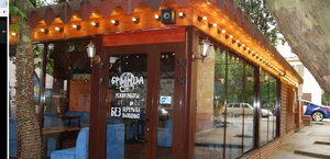 Brynza (улица Горького No:4), kafe  Aluşta'dan