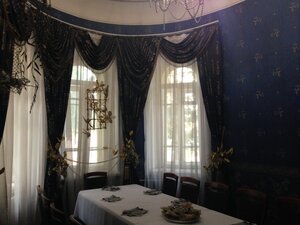 Dom Pishchevicha (Pershotravneva vulytsia No:4), kafe  Alexandria'dan