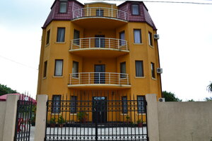 Kakhaberi Street Otel (Kakhaberi Street No:3), otel  Batum'dan