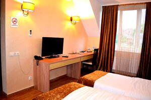 Gostinichno-restoranny kompleks Yuzhnaya brama (vulytsia Zhytetskoho No:1/1, Khmelnytskyi), otel  Khmelnitski'den