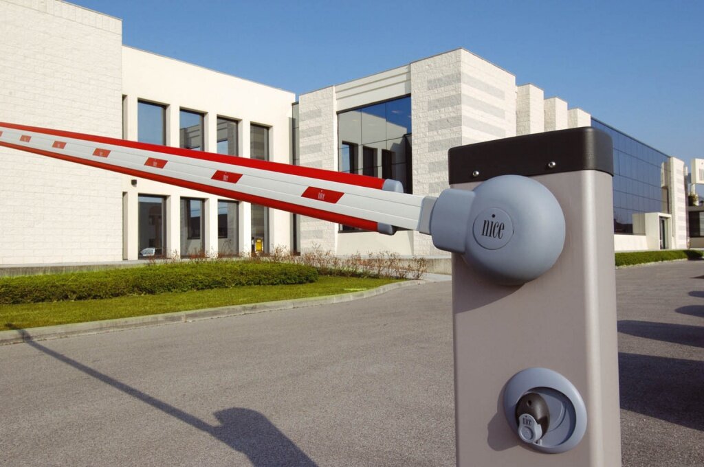 Yangın önleyici sistemler Intellekt khauz, Krasnodar, foto