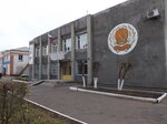 Administratsiya Novovarshavskogo gorodskogo poseleniya (ulitsa Krasny Put No:18А, rabochiy posyolok Novovarshavka), belediyeler, devlet daireleri  Omskaya oblastından