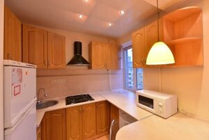 Kontraktova Apartments (Спасская улица No:5), otel  Kiev'den