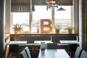 Poplavok (Sicheslavska Naberezhna Street No:7/1), restoran  Dnepropetrovsk'tan