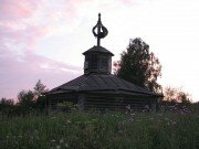 Şapel, haç anıtı Chasovnya Nikolaya Chudotvortsa V Kostyuninskoy, Vologodskaya oblastı, foto