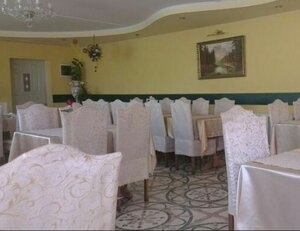 Magnat (vulytsia Myru No:8), restoran  Rahiv'den