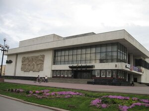 Teatr imeni Ivana Franko (vulytsia Nezalezhnosti No:42), tiyatrolar  Ivano‑Frankovsk'tan