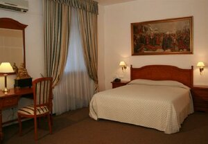 Gostinitsa Akademiya (вулиця Кобзаря No:20), otel  Pershotravnevsk'ten