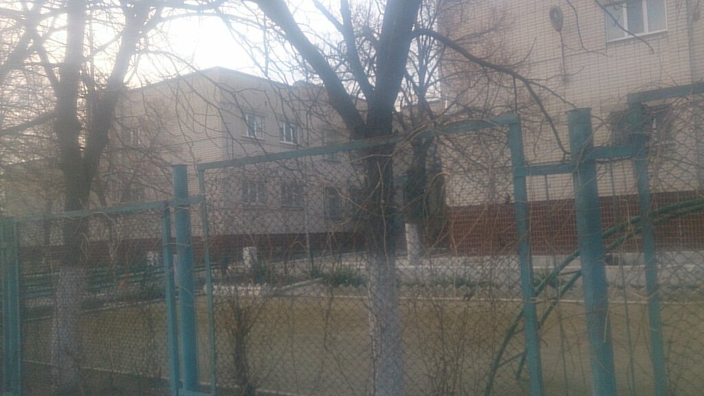 Sanatoryum okulu Uchebnoye vospitatelnoye uchrezhdeniye Shkola gumanitarnogo truda Khersonskogo oblastnogo soveta, Herson, foto