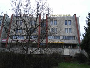 Profsoyuznaya gostinitsa ChP (проспект Возрождения No:24, Луцк), otel  Lutck'tan
