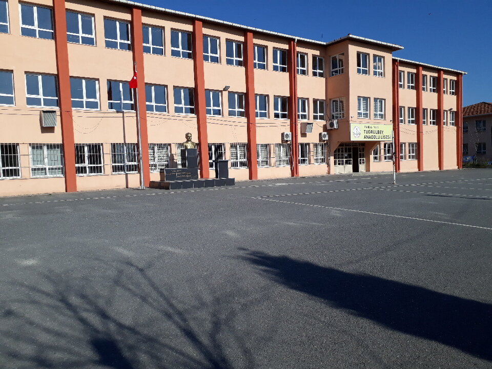 Lise Tuğrul Bey Anadolu Lisesi, İstanbul, foto