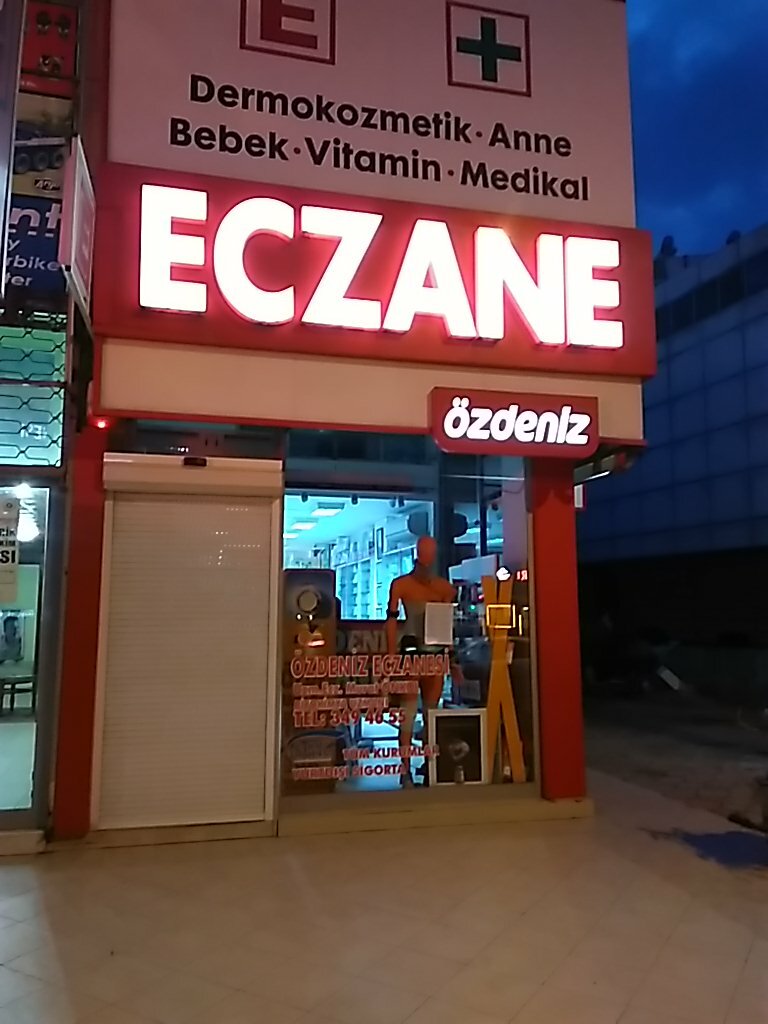 Eczaneler Özdeniz Eczanesi, Antalya, foto