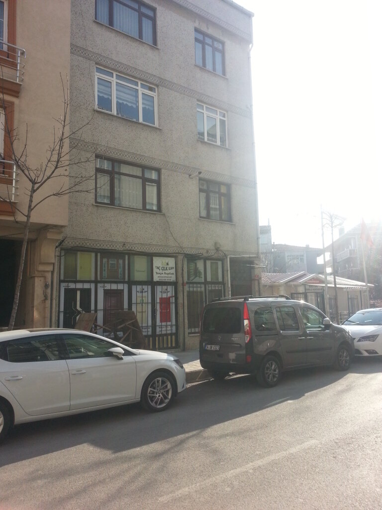Kapılar Taç Çelik Kapı, İstanbul, foto