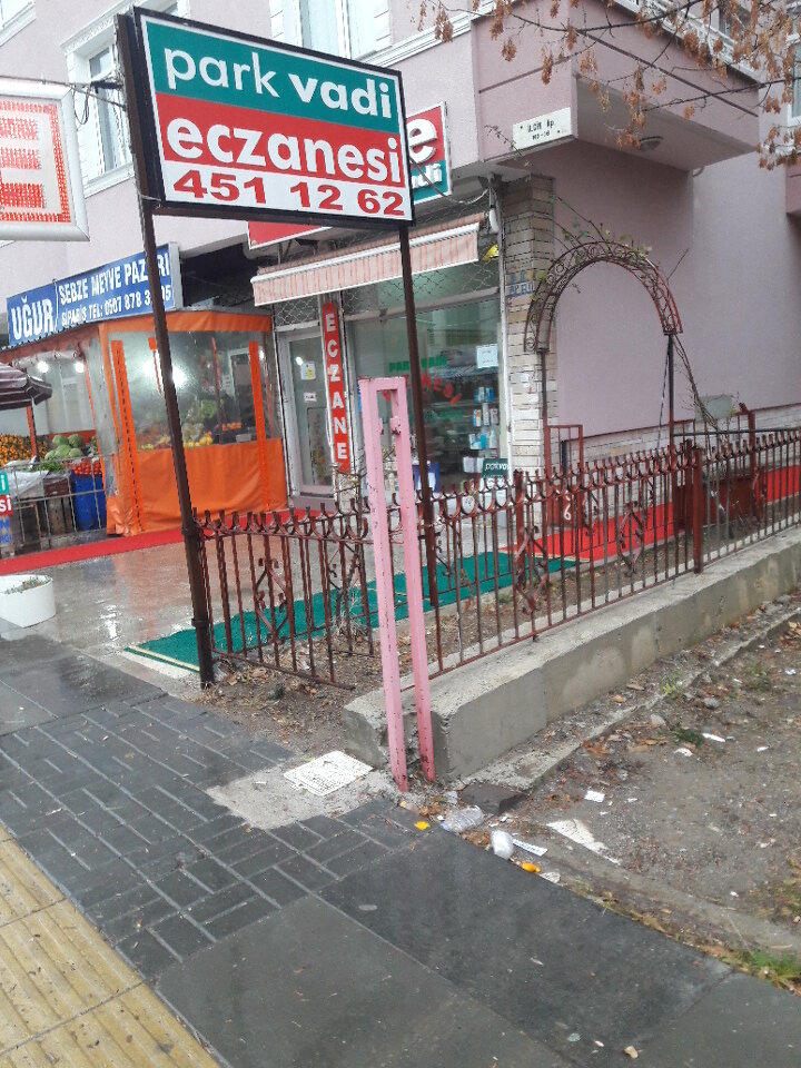 Eczaneler Dikmen Vadi Eczanesi, Ankara, foto