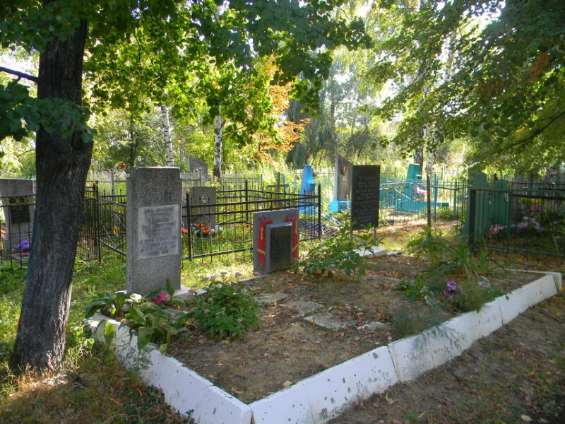 Anıt, heykel Братская могила воинов, Harkivska oblastı, foto