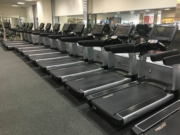 Fitness kulüpleri コナミスポーツクラブ 新大阪, Osaka, foto