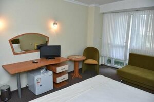 White Rose Family Hotel (ulitsa Batak No:46, Burgas), otel  Burgaz'dan