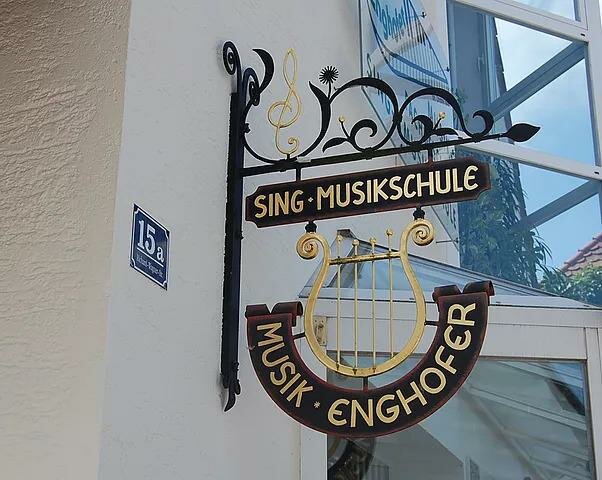 Müzik enstrumanların tamiri Musik Enghofer, Bavyera, foto