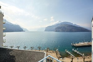 Hotel Schmid + Alfa (Schwyz, Axenstrasse, 5), otel  Schwyz'dan