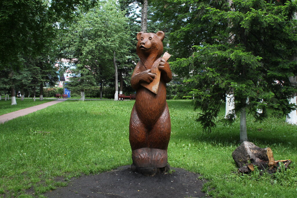 Park, sokak heykeli Скульптура Медведь, Gorno‑Altaysk, foto