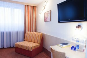 Hotel Restaurant Ruppert (Hesse, Rheingau-Taunus-Kreis, Walluf, Niederwalluf), otel  Hesse'den