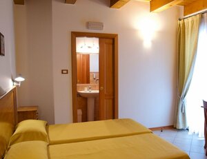 Hotel Casanova (Via Annibale da Bassano No:47, Vigodarzere), otel  Padua'dan