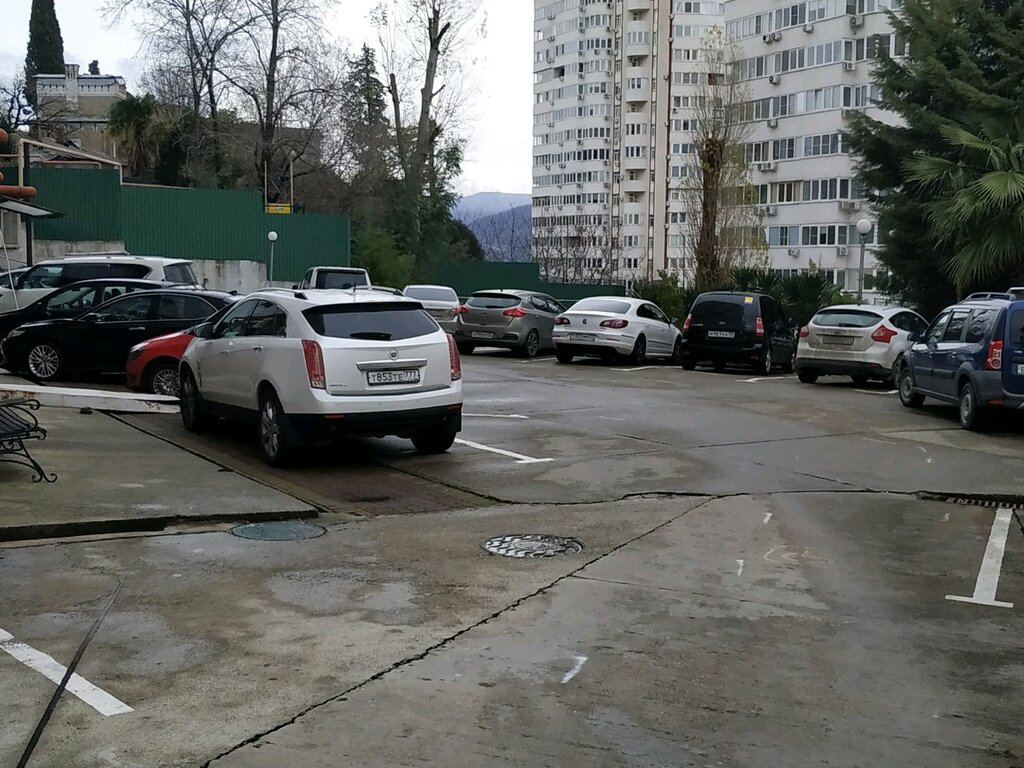 Otoparklar Parking lot, Soçi, foto