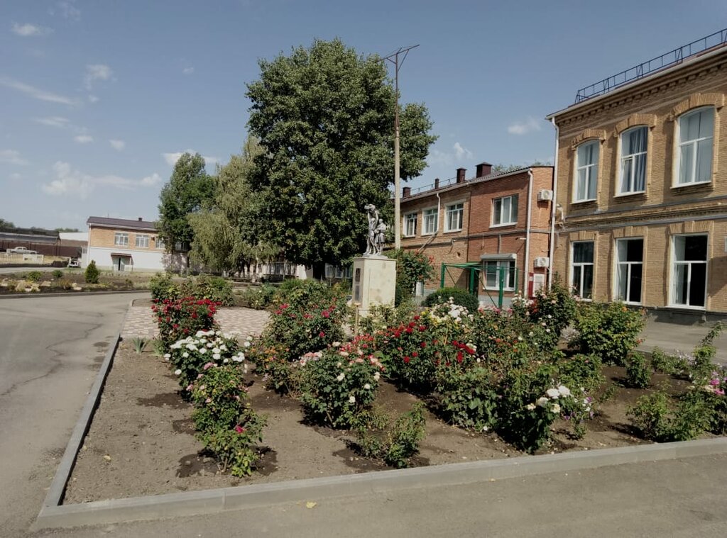 Anıt, heykel Защитникам Родины, Stavropolski krayı, foto