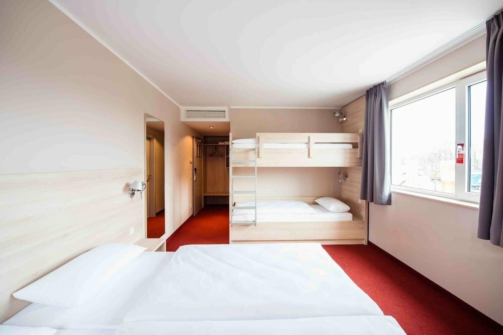 Otel Serways Hotel Nürnberg Feucht Ost, Bavyera, foto