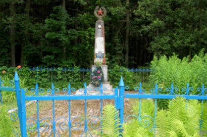 Anıt, heykel Братская могила, Mogiliovskaya oblastı, foto